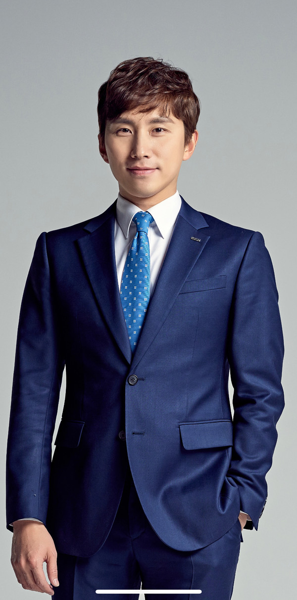 Kang Seong-cheol, Who Breathes Life Into Sports