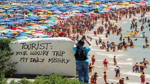 Tourist Attractions Around the World Should Implement Foreign Tourist ...